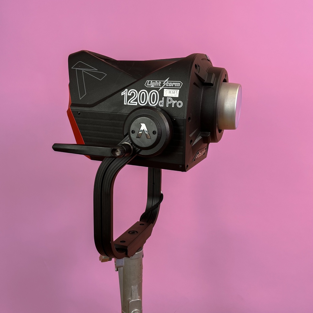 Aputure LS 1200d Pro | Diff-e-rent
